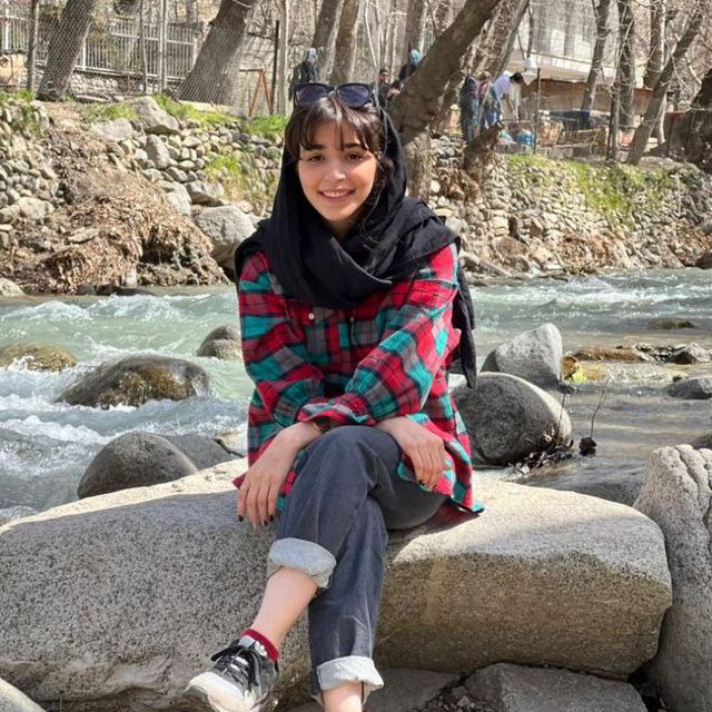 Elham Tahmasebi :: Team